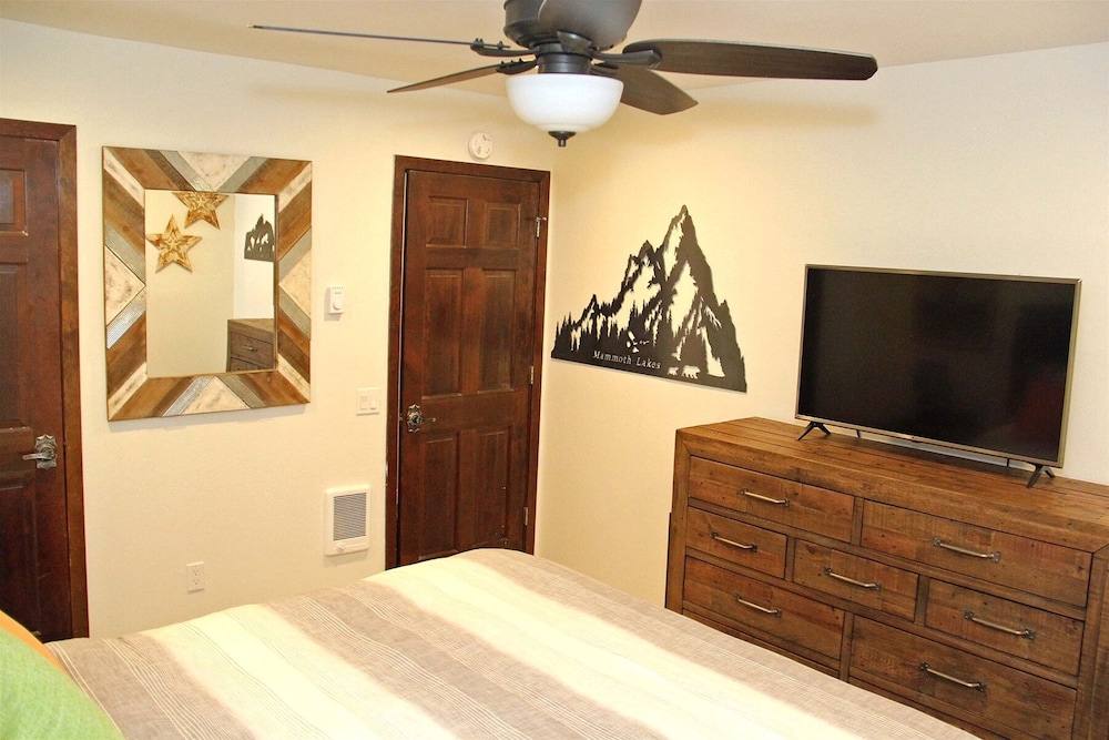Mammoth Condo Wildflower #41: 1 Bedroom & 1 Bath: Upgraded Ground Floor Corner - Mammoth Lakes, CA