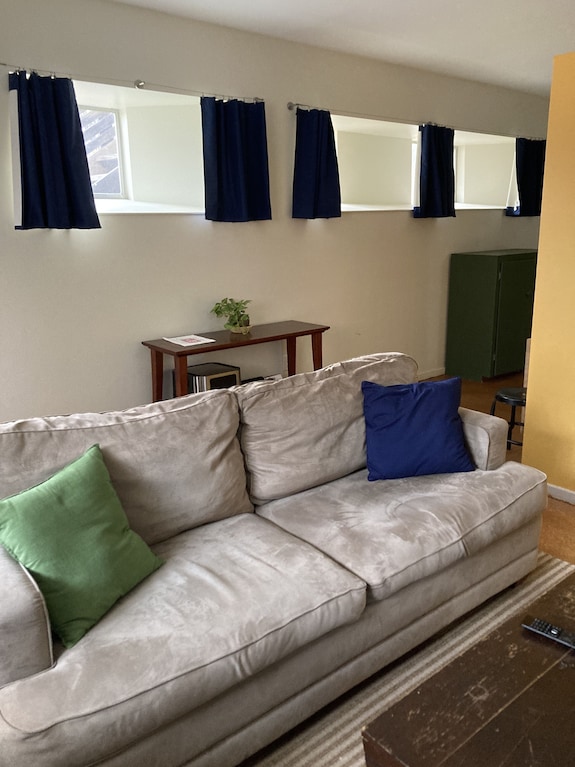 Unique Walk Out Basement Studio In The Middle Of Sxsw East - Austin, TX