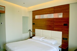 Quarto Elite | Minibar, cofre no quarto, Wi-fi grátis, roupa de cama fornecida 