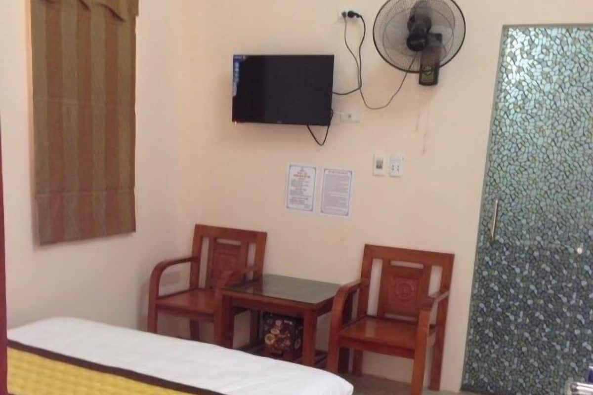 Frigobar, escrivaninha, Wi-Fi de cortesia, roupa de cama