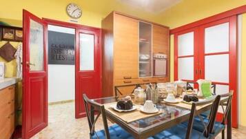 Pequeno-almoço inspirado na cozinha local diário incluído