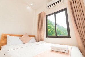 Minibar, secretária, secretária adequada para computadores portáteis