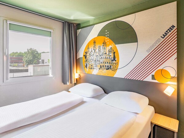 Quarto Duplo | Secretária, cortinas/cortinados opacos, quartos insonorizados 
