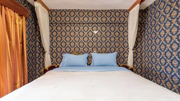 Apartamento Familiar, 1 quarto | 1 quarto, secretária, cortinas/cortinados opacos