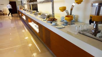 Pequenos-almoços, almoços e jantares servidos