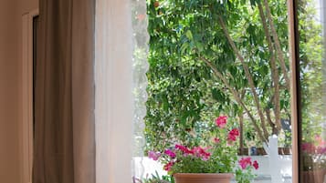 Apartamento Cidade | 2 quartos, cofre no quarto, cortinas/cortinados opacos