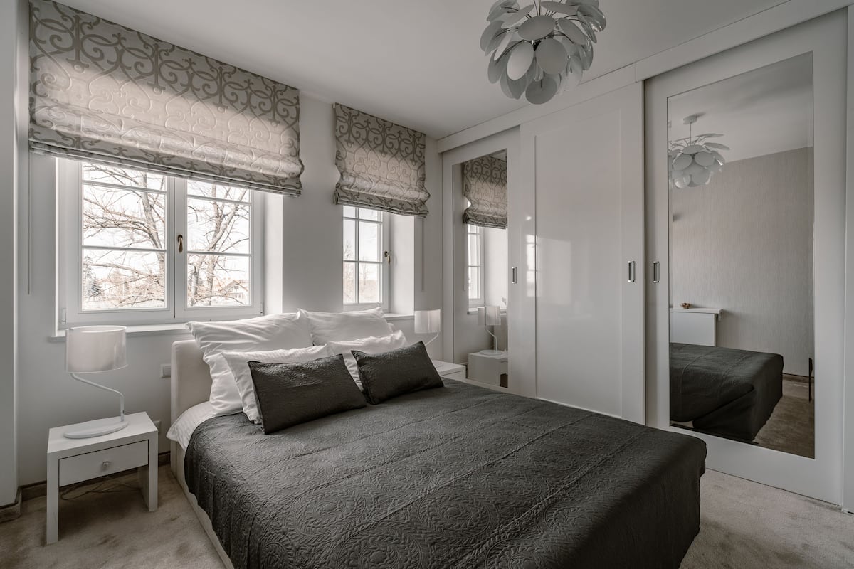 Apartamento luxo, para não fumantes | Cofres nos quartos, escrivaninha, quartos à prova de som