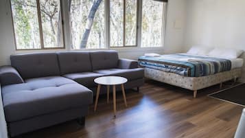 2 Bedroom Upgraded Chalet | Wi-fi