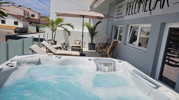 Banheira de hidromassagem exterior