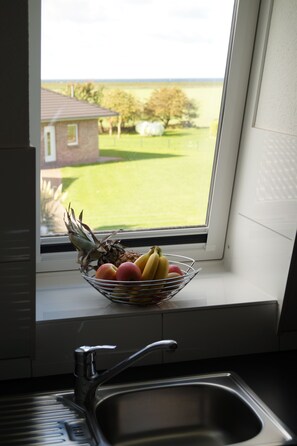 Condo | Cozinha privada | Geladeira grande, cooktop, cafeteira/chaleira