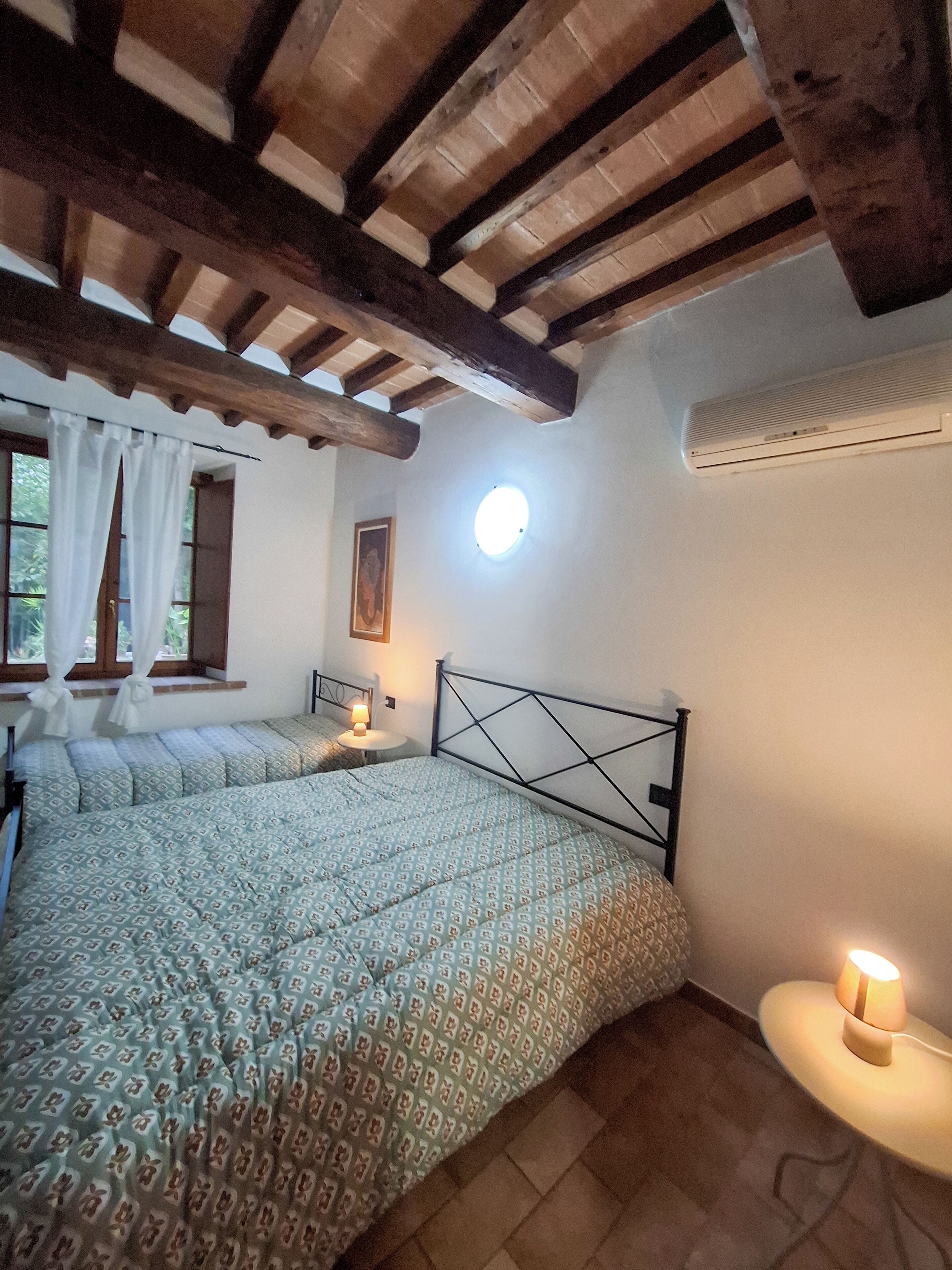 Apartamento Familiar, 2 quartos, vista para o jardim | 3 quartos, edredões de penas, ferro/tábua de engomar, Wi-fi grátis 