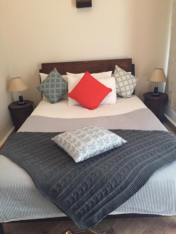 Traditional Room In Bed And Breakfast Riad In The Heart Of The Old Medina - Marrakech