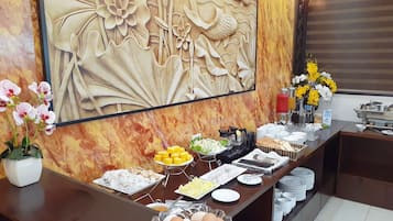 Café da manhã com buffet todos os dias (VND 70000 por pessoa)