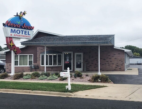 Neva Jean Motel - Marshfield, WI