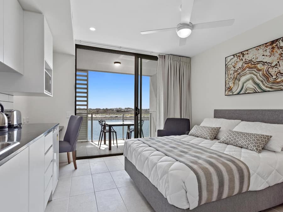 Apartamento Executivo, 2 quartos, vista para o lago | Secretária adequada para computadores portáteis, ferro/tábua de engomar