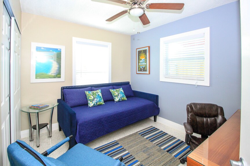 Dolphin House-minutes From Beaches, Shopping & Riverwalk! Beautifully Renovated. - Stuart, FL