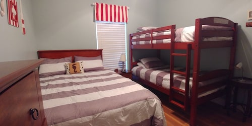 Beautiful Oceanfront 2 Bedroom Condo On 18th Floor At Majestic Beach Resort! - Panama City Beach, FL