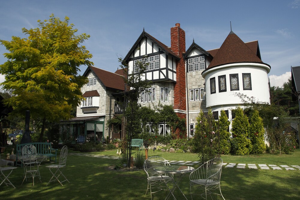 Petit Hotel & Restaurant Old Age - Japan