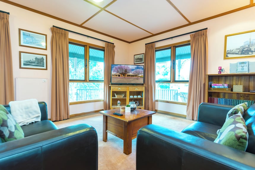 A Lovely Rustic Cottage With All The Modern Conveniences - 阿得雷德