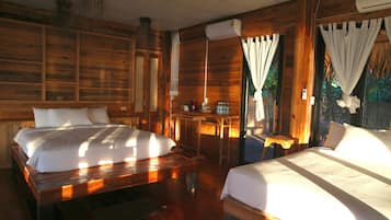 Quarto quádruplo família | Camas extras/dobráveis (sobretaxa), Wi-Fi de cortesia, roupa de cama