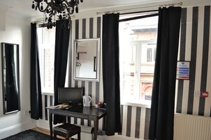 Quarto casal | Ferros/tábuas de passar roupa, Wi-Fi de cortesia, roupa de cama