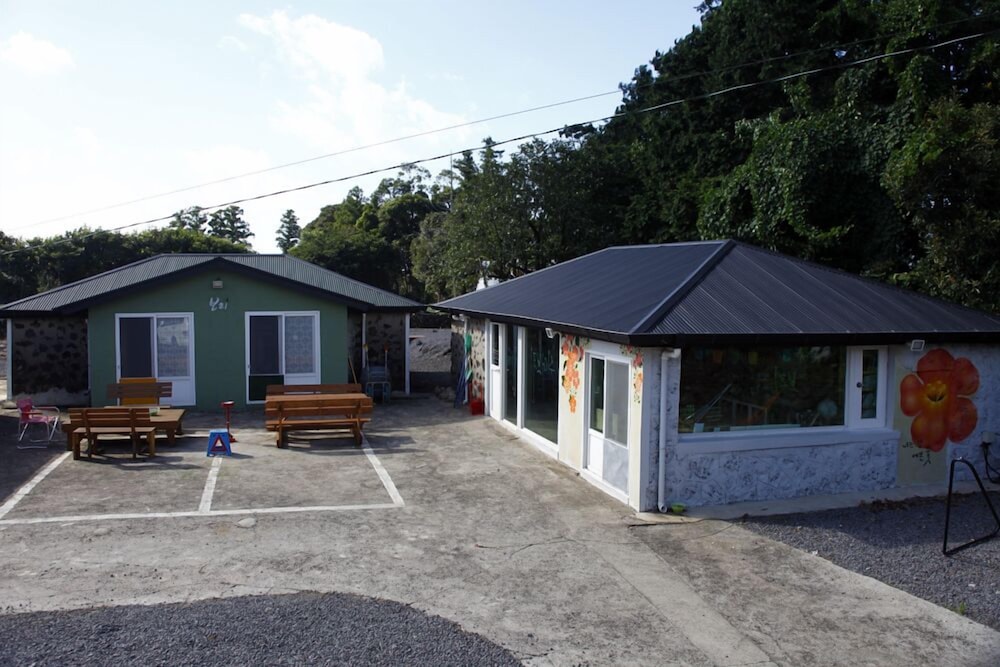 Bori Guesthouse - Hostel - Jeju-do
