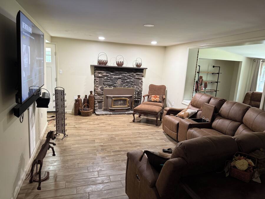 Casa família, para não fumantes, aceita animais de estimação | Área de estar | Smart TV 75 polegadas com canais digitais, Netflix, filmes recentes