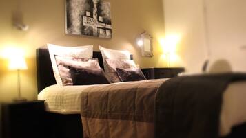 Quarto Duplo Deluxe, 1 cama queen-size, vista para o parque | Minibar, cofre no quarto, com decoração personalizada