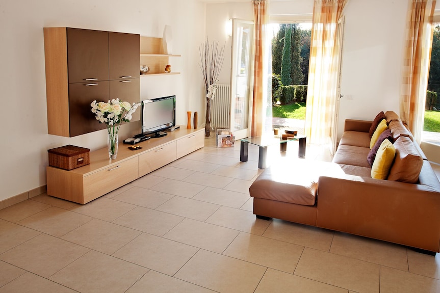 Maison Avec Vue Sur Le Lac Pour 6 Personnes Avec Piscine, Sauna Et Jacuzzi - Lierna