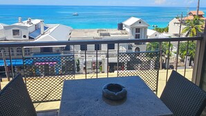 Estúdio Cidade, 1 cama king-size, vista para o oceano | Terraço/pátio interior