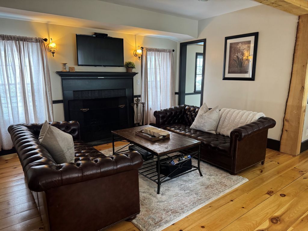 "The Jackson House Inn" Great Location Hot Tub Views Game Room Pub Fireplace - Jackson, NH