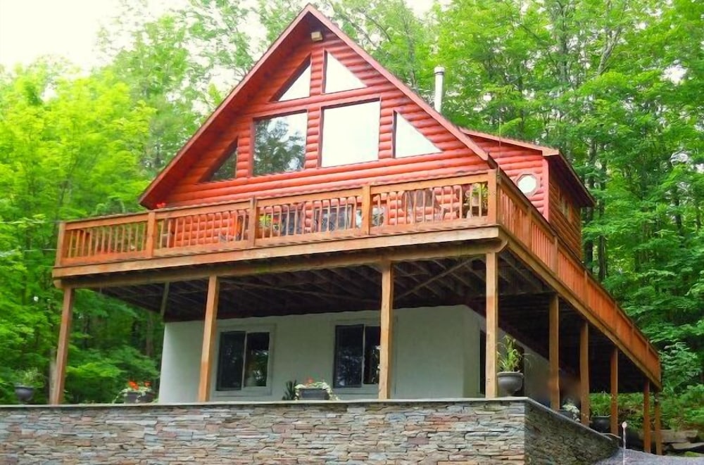 Log Cabin Chalet W/new 6-person Hot Tub Near Kaaterskill Falls & Nolakesolakeso - Saugerties, NY