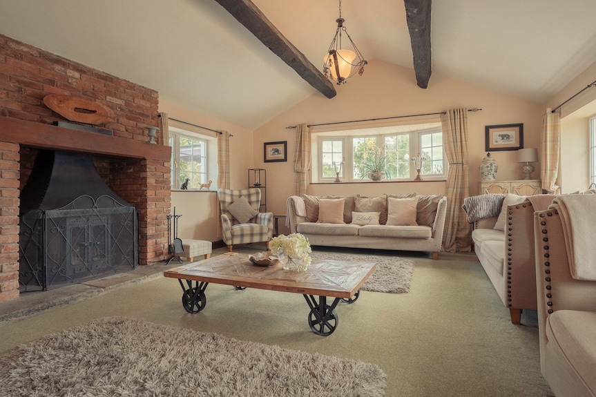 Cotswold Riverside House Amazing Indoor Heated Swimming Pool Hot Tub Games Room - Herefordshire