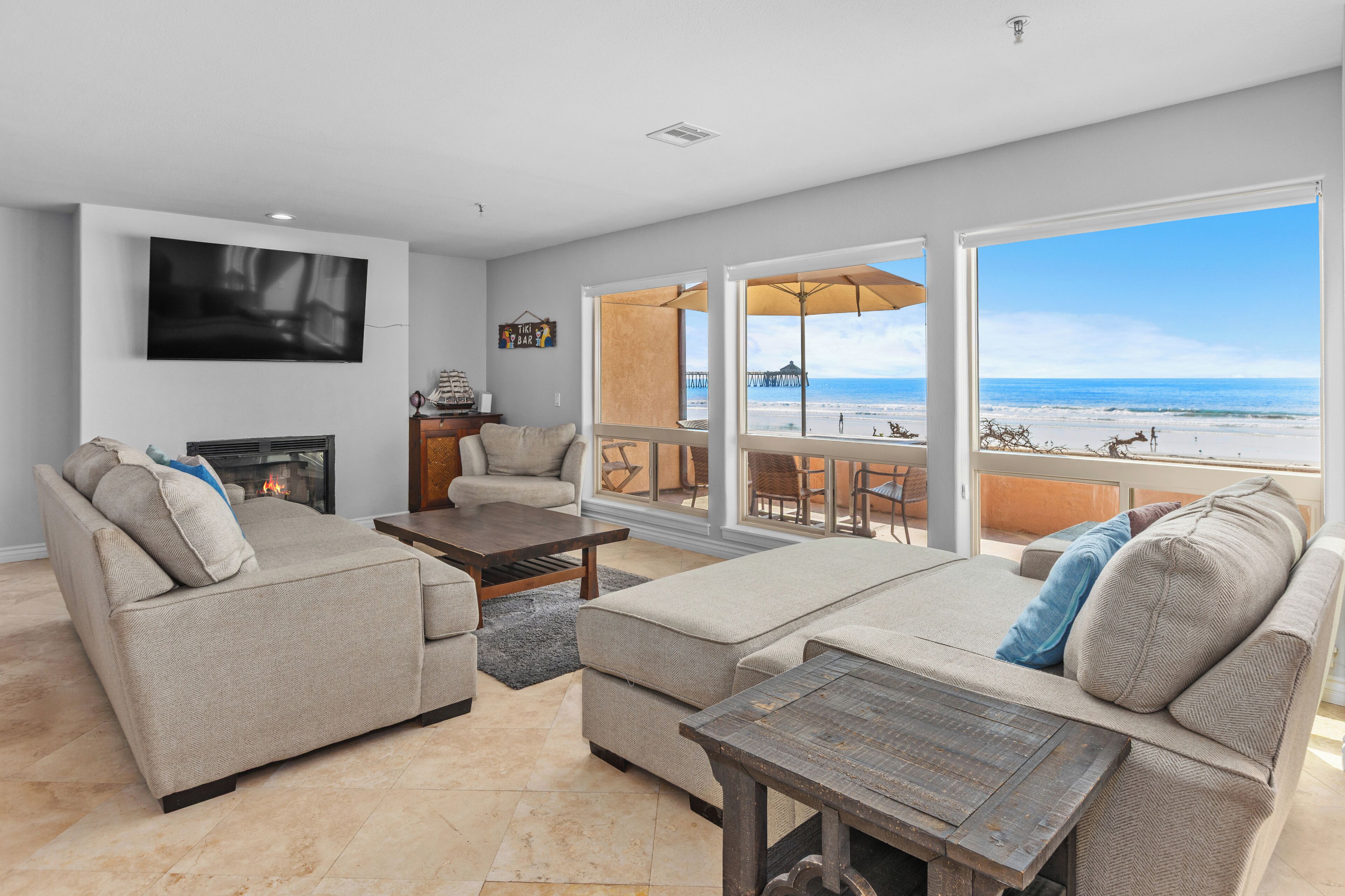 San Diego County Oceanfront 3 Bedroom-heated Pool/jacuzzi. Complex On The Sand - Coronado, CA