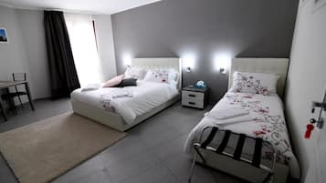 Secretária, Wi-fi grátis, roupa de cama fornecida