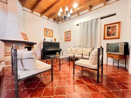 Casa Familiar | Sala de estar | Televisor de ecrã plano de 43 polegadas com canais digitais, televisor 