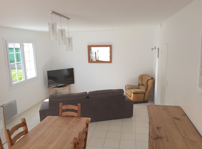 Gîte Calme Et Spacieux Avec Vue Sur Les Montagnes à La Propreté Chirurgicale - Argelès-Gazost