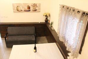 Apartamento Básico | Refeições no quarto