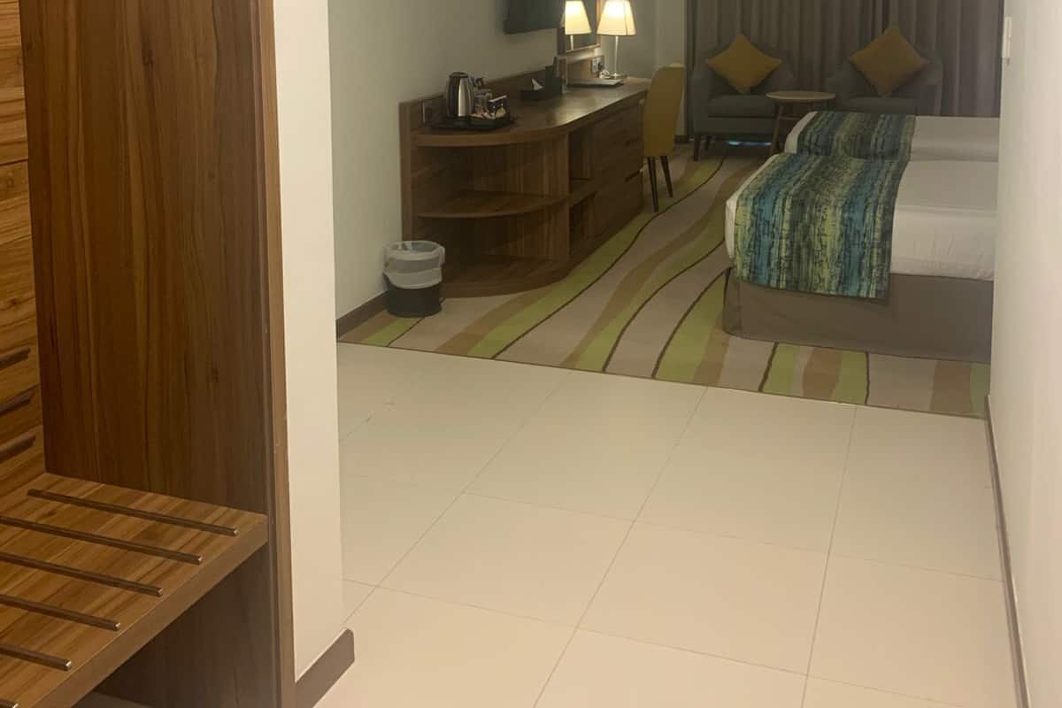 Quarto duplo superior | Frigobar, cofres nos quartos, individualmente decorados, escrivaninha