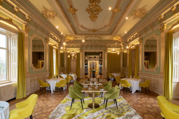 2 restaurantes, café da manhã, culinária portuguesa