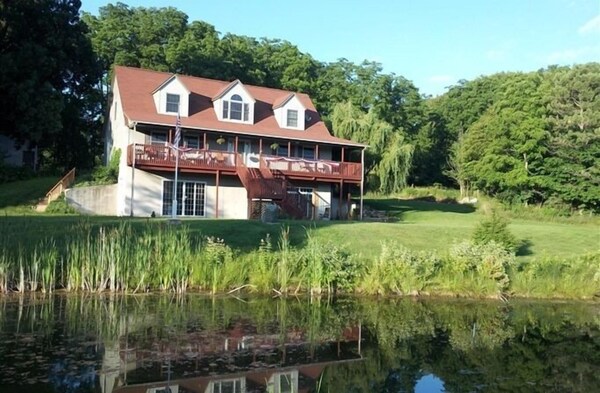 Bmi Bed & Breakfast And Oasis - Michigan