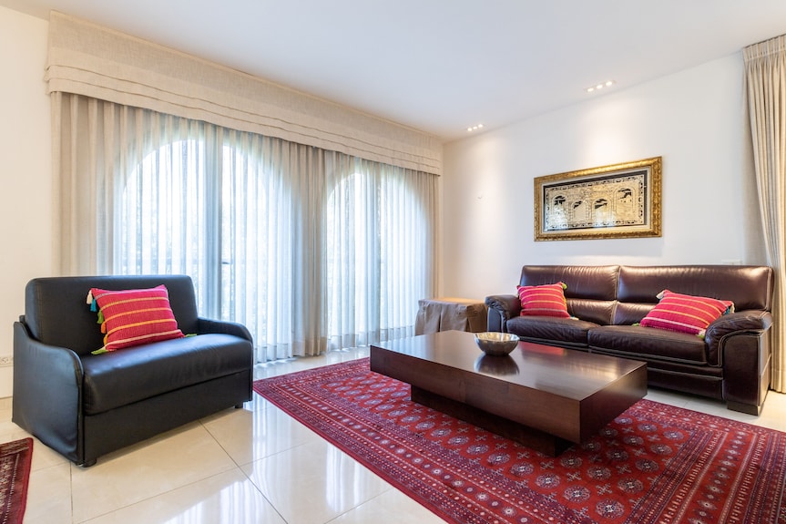 Nieuw Exclusief 24-uurs Beveiligingsgebouw Met Shabbat-lift En Grote Fitnessruimte - Jeruzalem