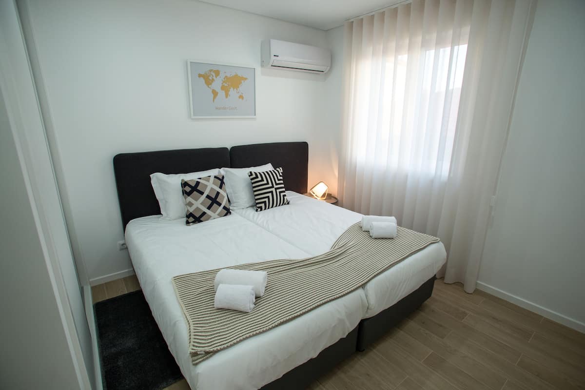 Apartamento, 1 quarto (4) | Escrivaninha, quartos à prova de som, ferros/tábuas de passar roupa
