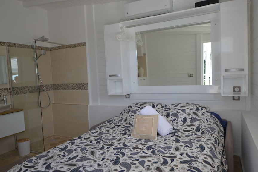 Bungalow Avec Piscine Et Jacuzzi - Guadeloupe