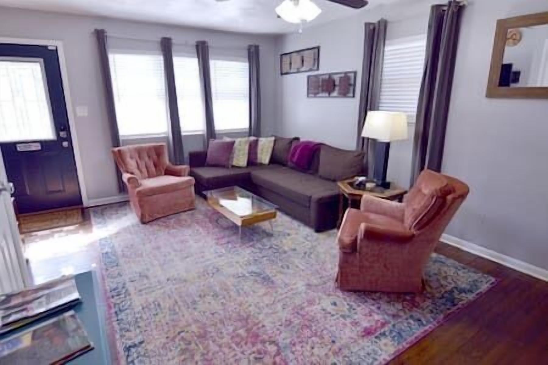 Meyer's Place: Your Home Away In Bloomington - 블루밍턴