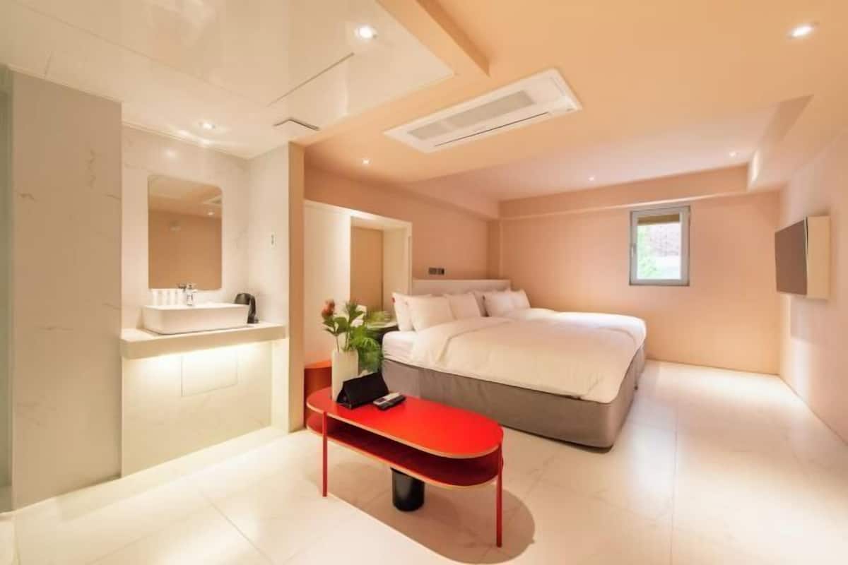 Wi-fi grátis, roupa de cama fornecida