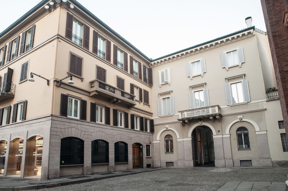 The Unique - Milán