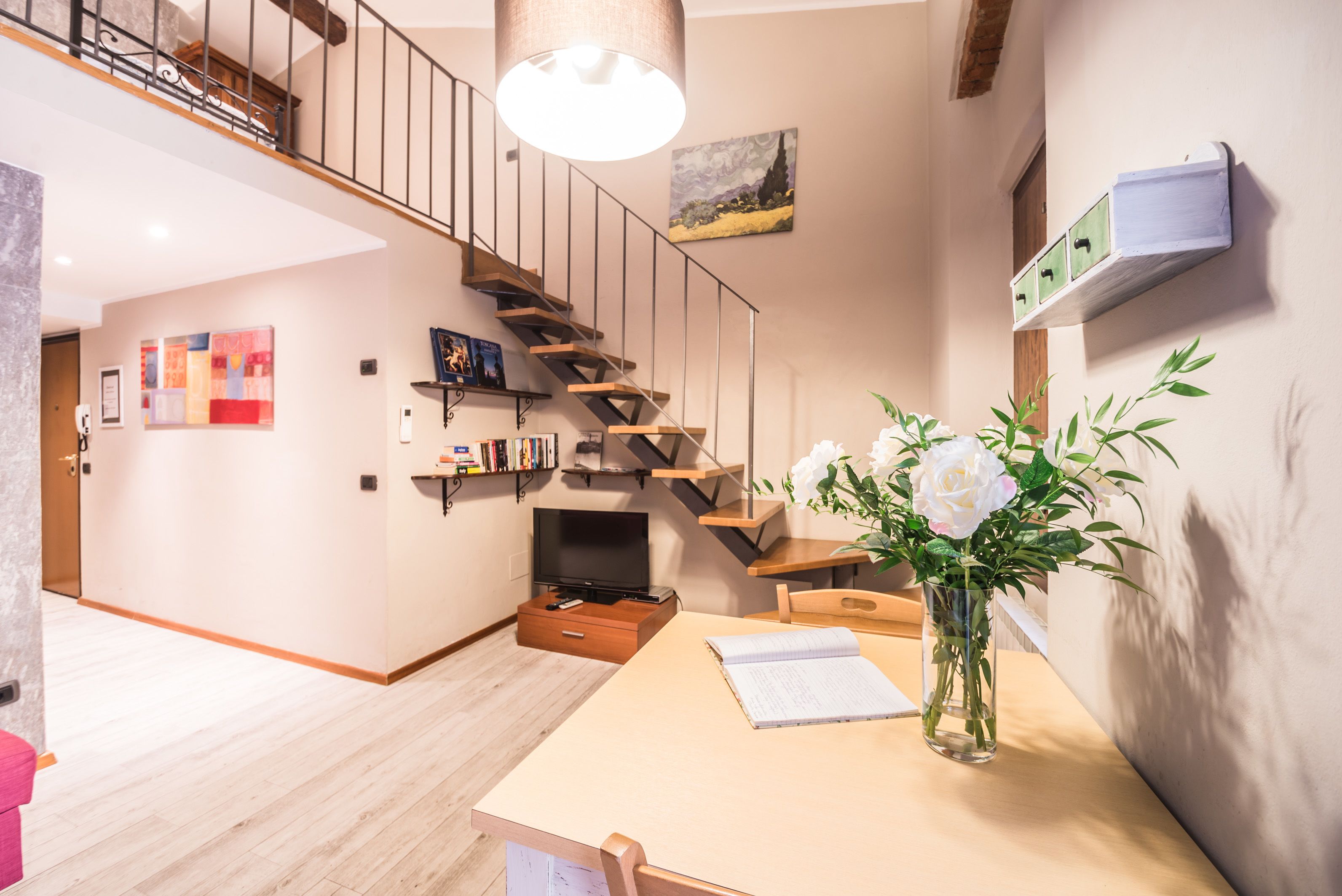 Apartamento, 2 quartos | Opções para refeição no quarto