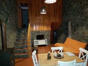 Casa, 2 quartos | Sala | Televisor LCD 