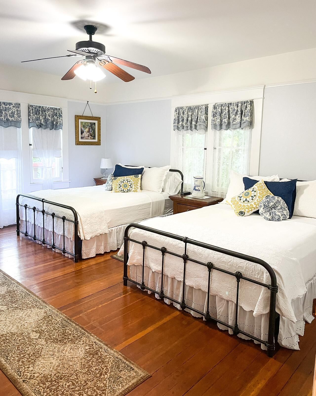 Quarto Deluxe, 2 camas queen-size, não fumadores | Roupa de alta qualidade, edredões de penas, camas de colchão pillowtop 